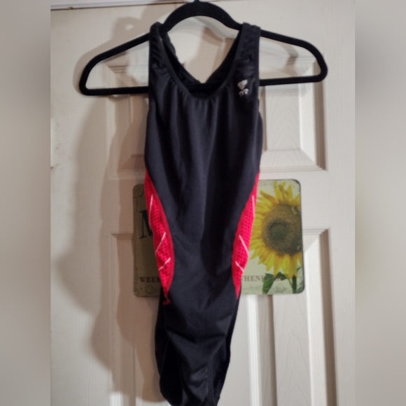 TYR | Swim | Tyr Racerback Swimsuit One Piece Black Red Size 34 ...
